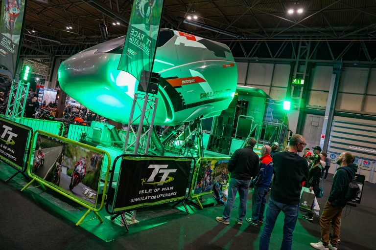Isle of Man TT Simulator | MCL25